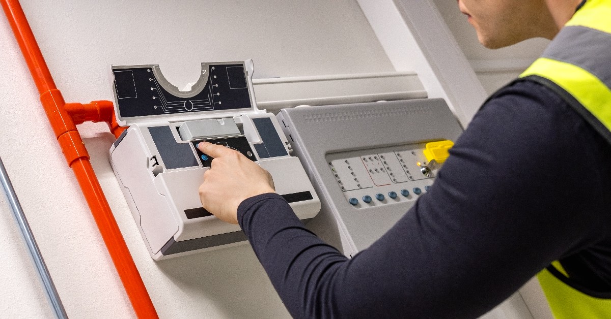 Så blir du larm- och säkerhetstekniker